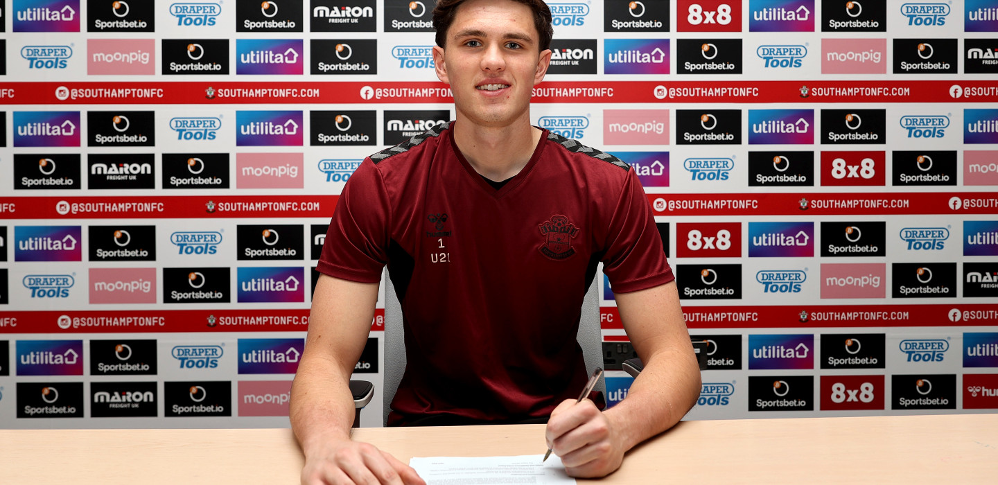 Ollie Wright signs contract extension | Southampton FC Official Site